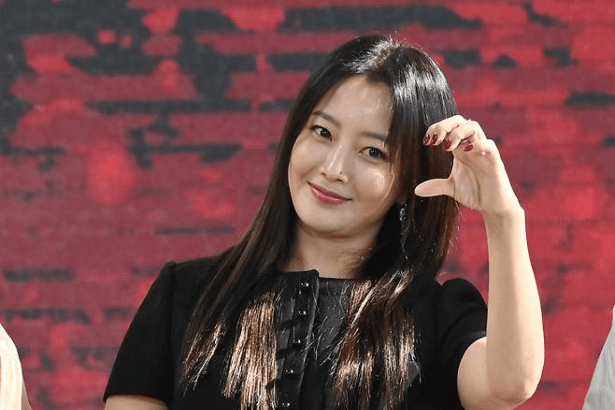 "No plastic surgery," 6 Times Celebrities Said Kim Hee-sun is the Most ...