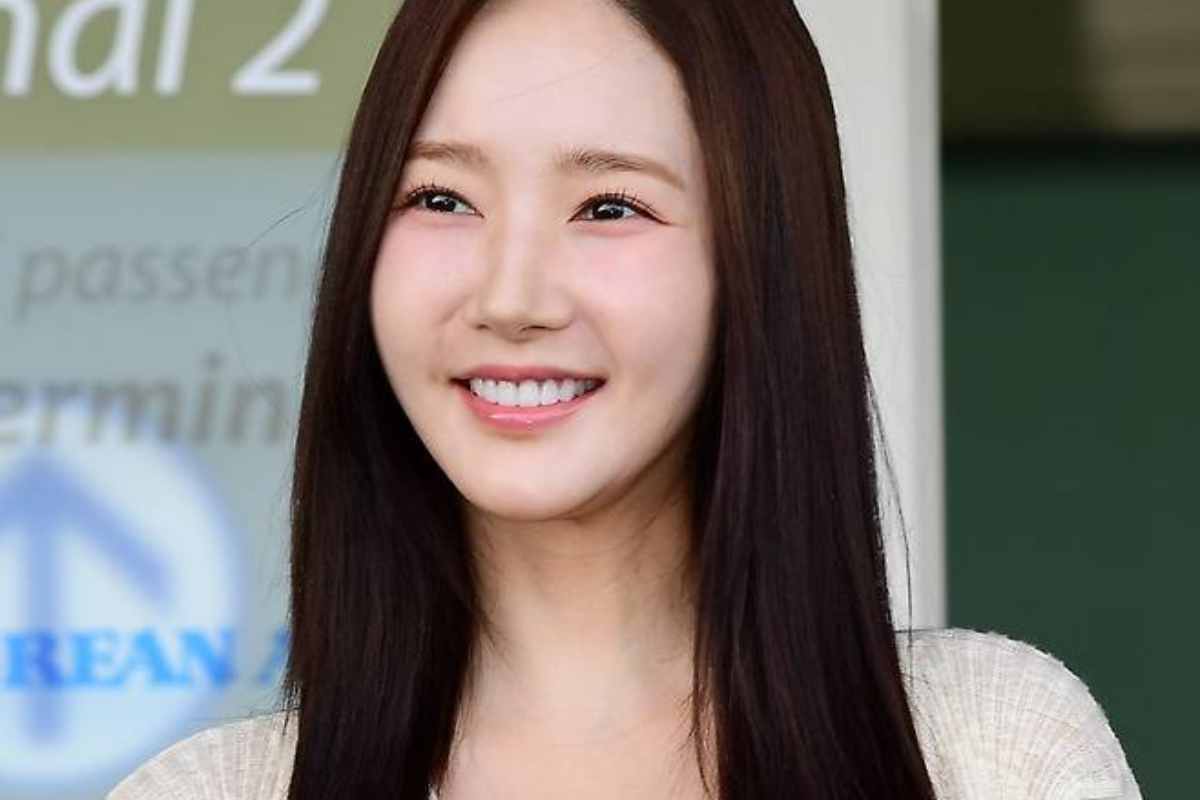 Park Min-young Shines as Civilian Diplomat in LA: 50 Minutes of Free ...