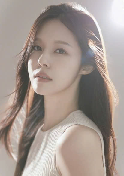 "Doosan Daughter-in-Law" Jo Su-ae Shares Close-Up with Husband Amid Rumors of Conflict - Netizenbuzz