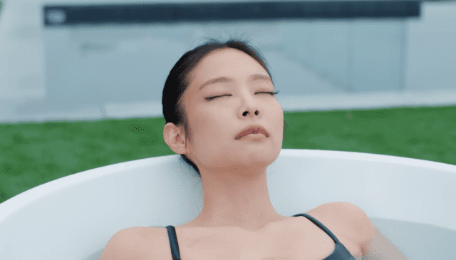 BLACKPINK’s Jennie Relieves Fatigue with a Scary Method? Also Used by ...
