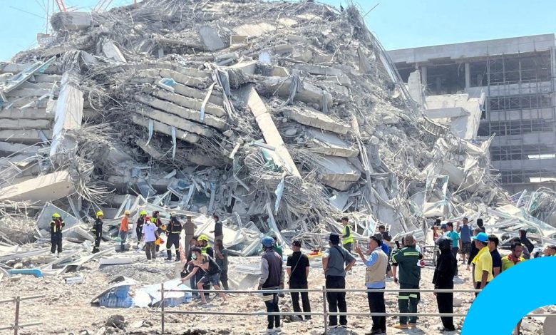 Heart-Wrenching Clip Shows Worker Pleading for Help Under Earthquake ...