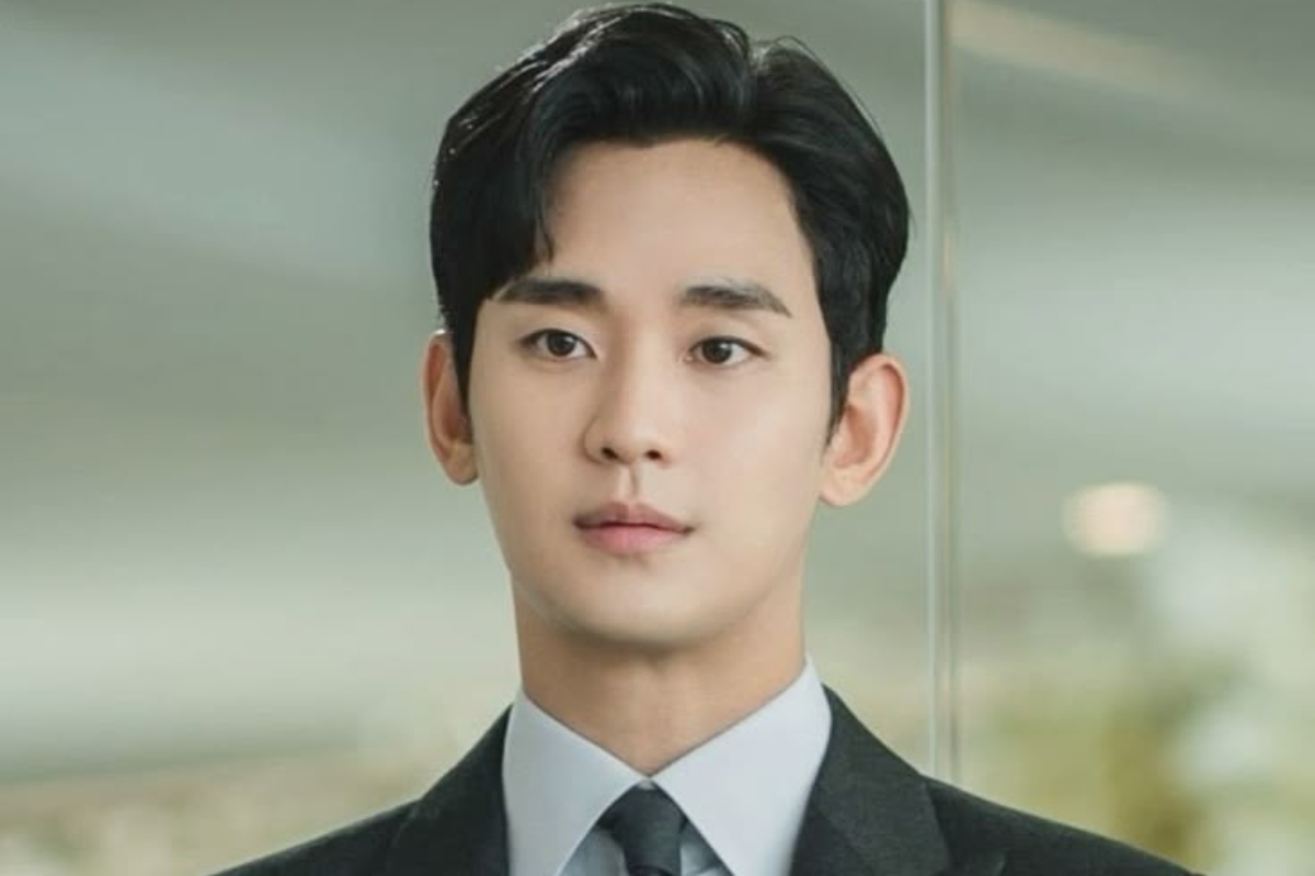 Kim Soo-hyun Sang A Song For High Schooler Kim Sae-ron At 1AM? Garo ...